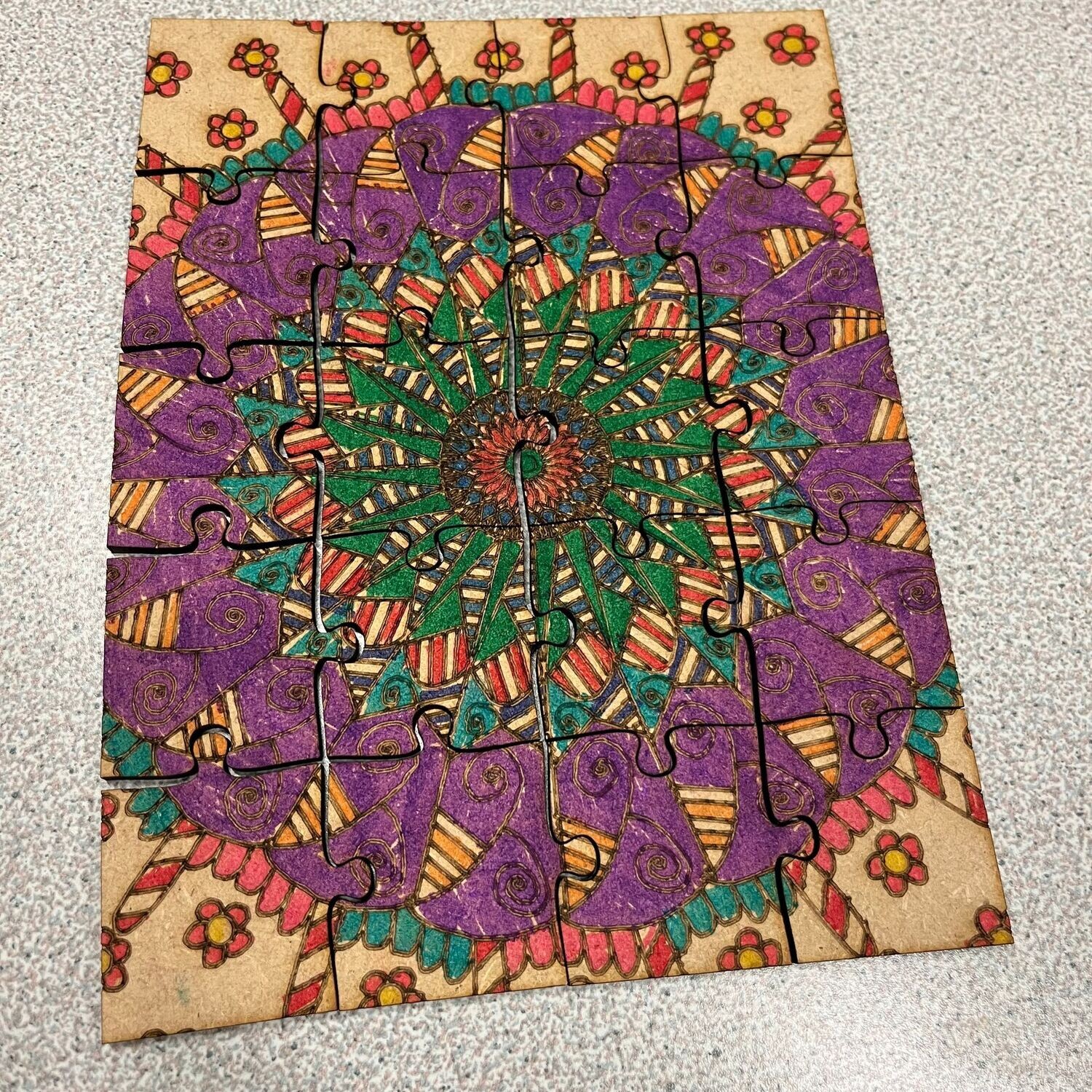 Design your own puzzles (12 pieces standard)