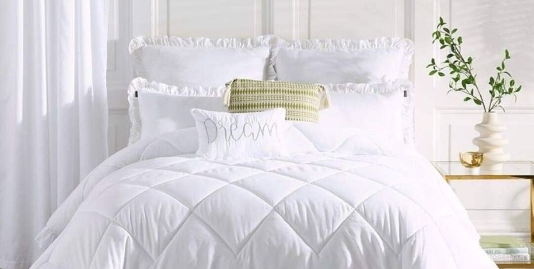 DIAMOND FRILLED COMFORTER SET