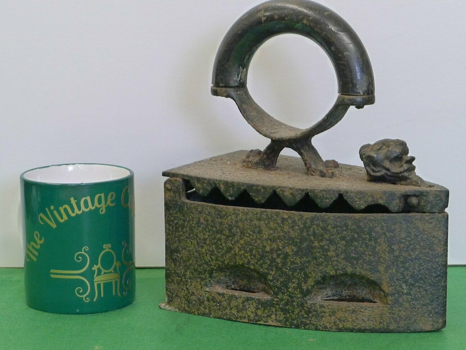 Antique Frill Iron