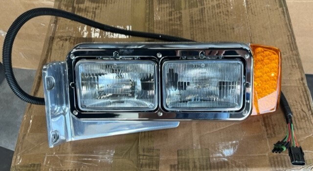 Jones Performance Refurbished Headlight Assembly for Peterbilt Model 379 | Commerical Truck ...