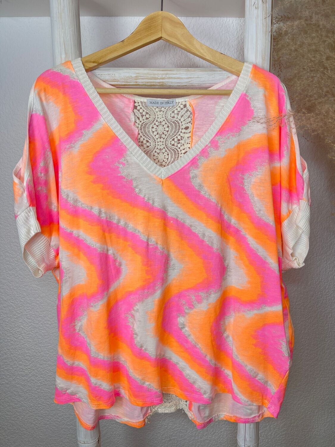 cut-out-shirt-mit-spitzeneinsatz-im-r-cken