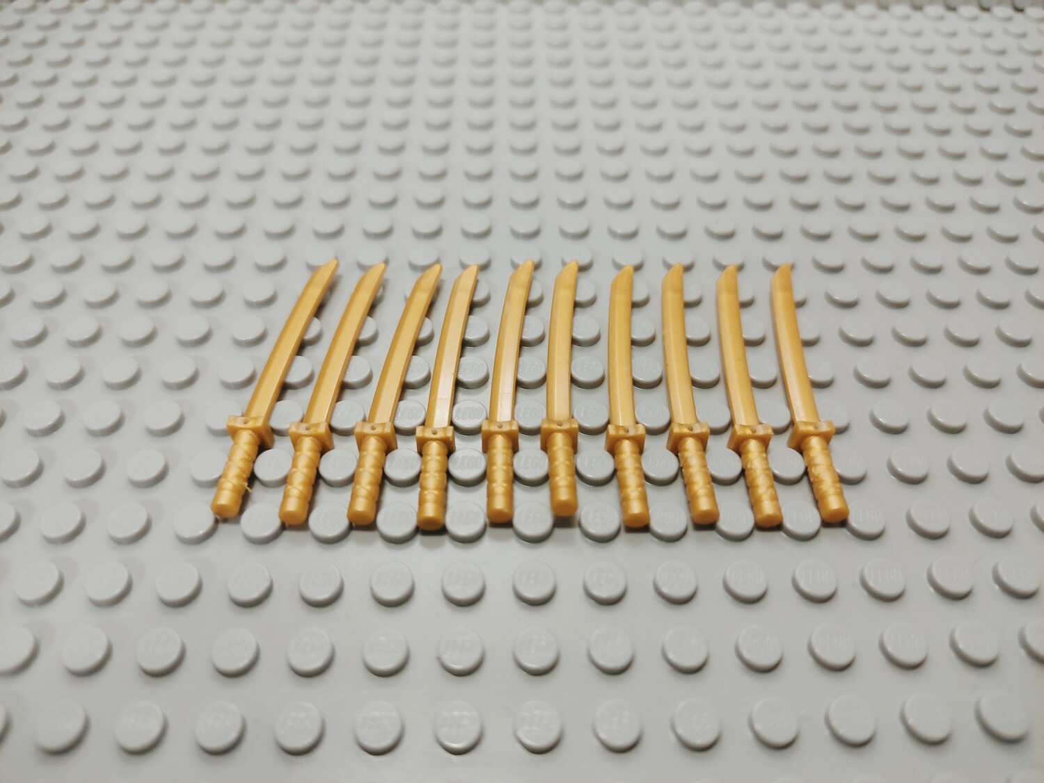 Lego Ninjago 10 goldene Schwerter