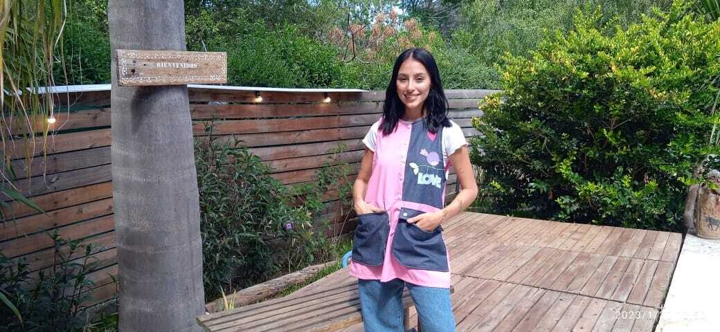 ISABELLA ROSA CON PAJARITO