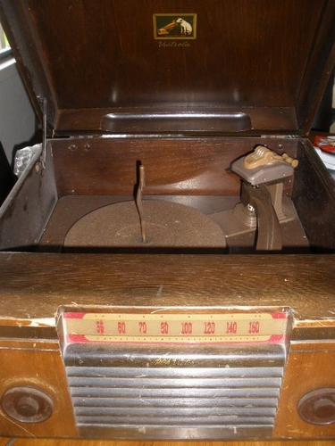 Rca victor radio and record player - acetoairport