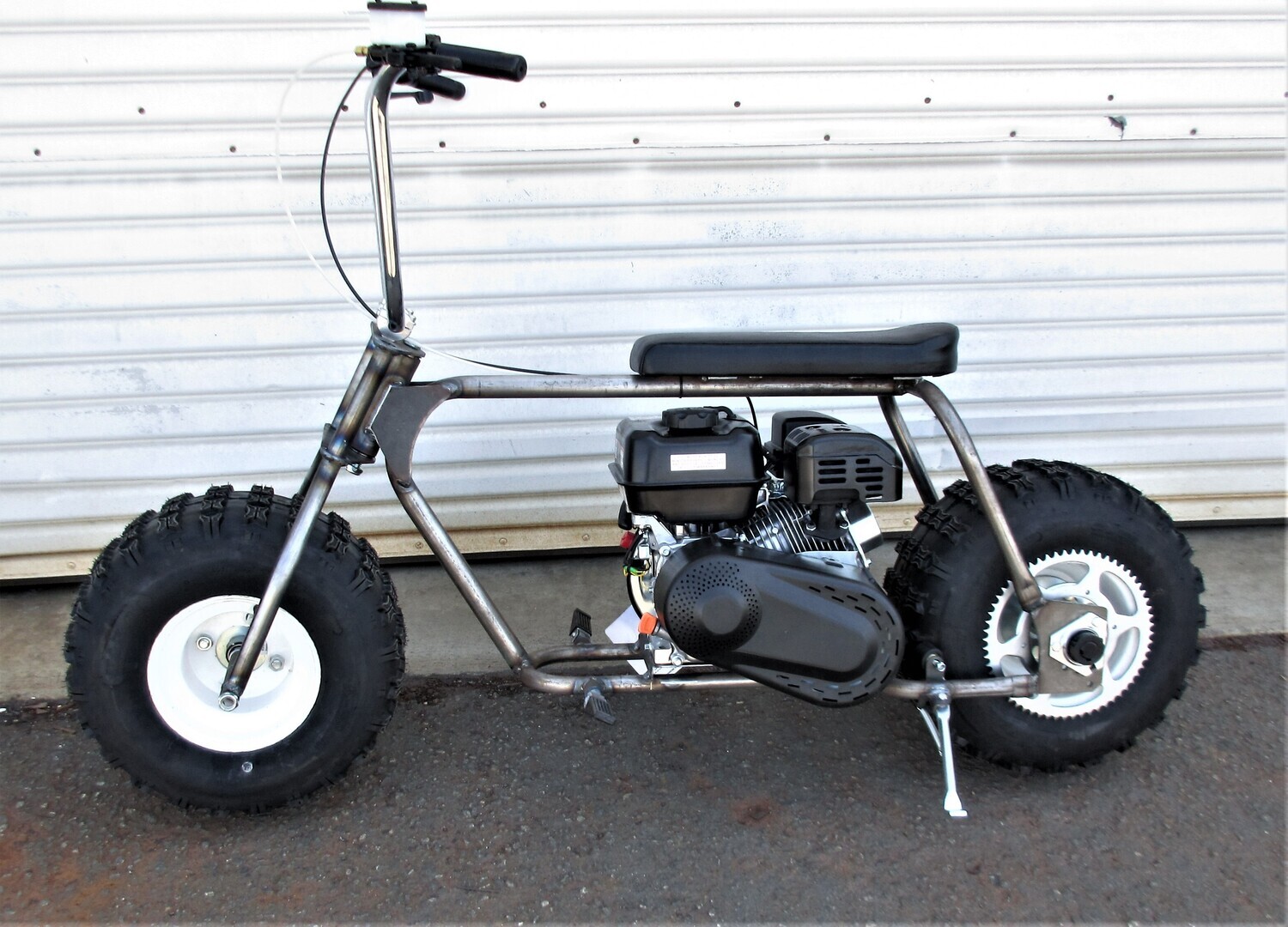 Big Tire Minibike . Monster, Balloon Tire Trail Dog Mini Bike