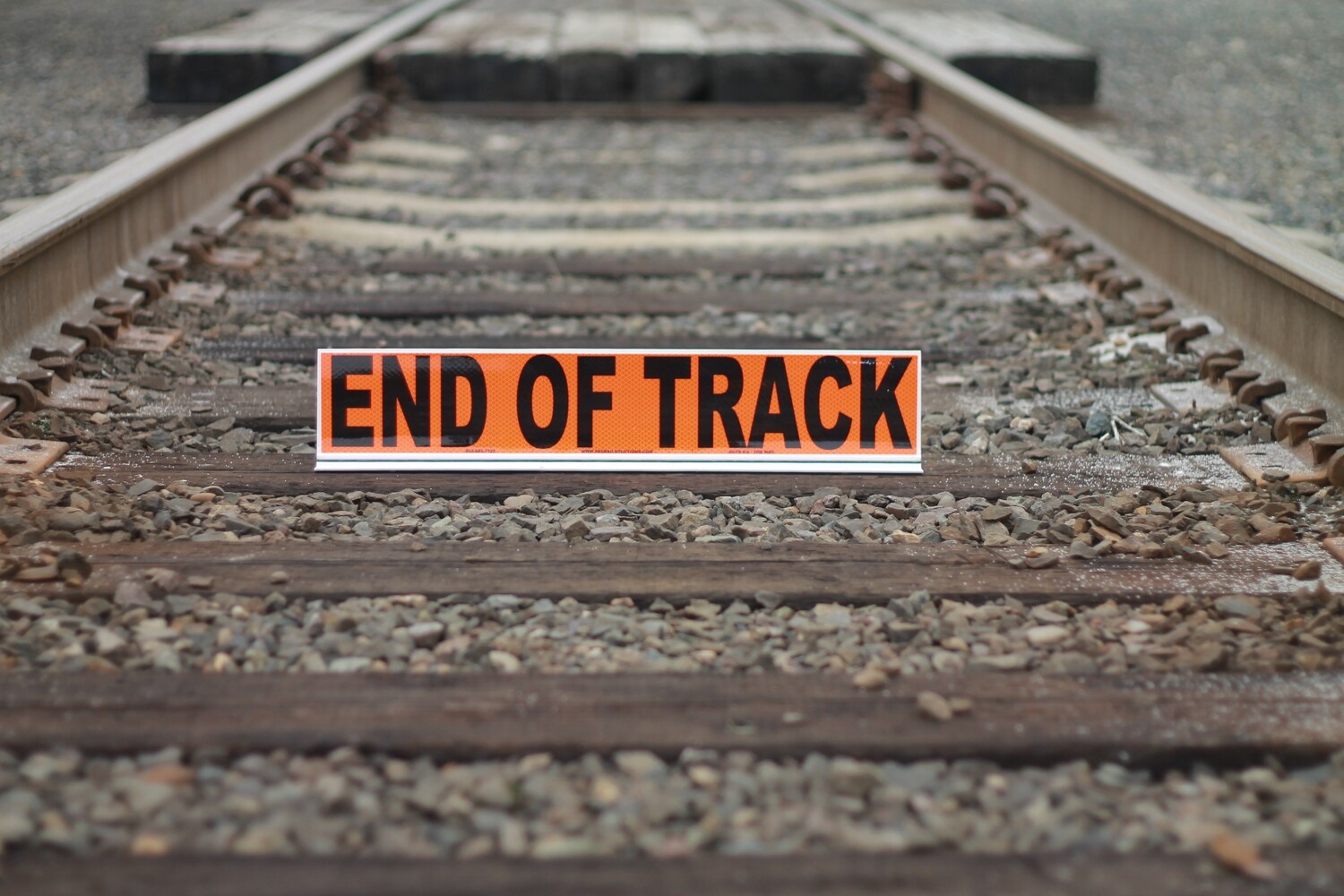 End of Track: Railroad Track Marker – Solutions - Factory Theme