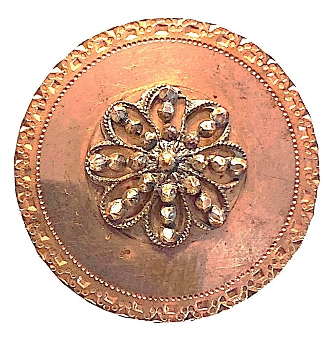 A RARE 18TH CENTURY COPPER BUTTON