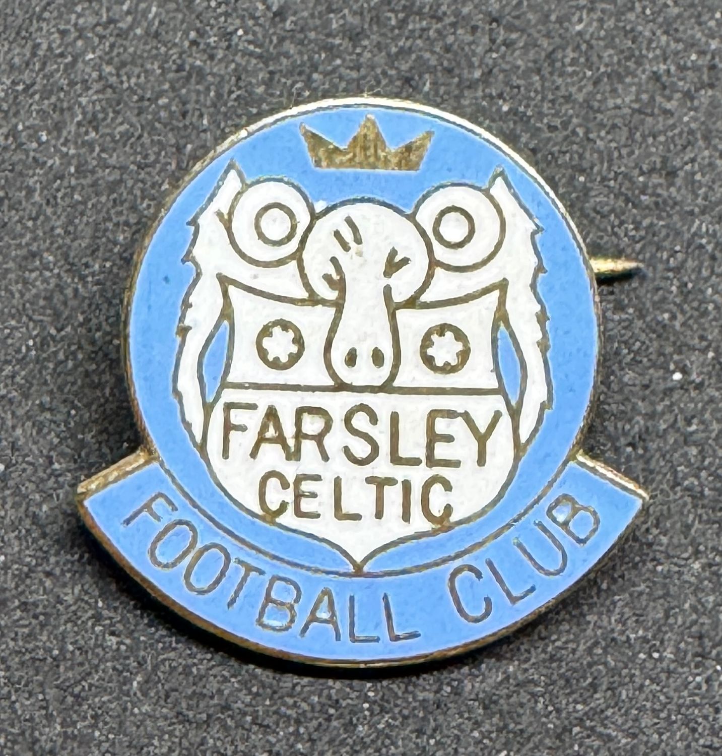 Farsley Celtic FC (England) Brooch – Store – worldsoccerpins.com