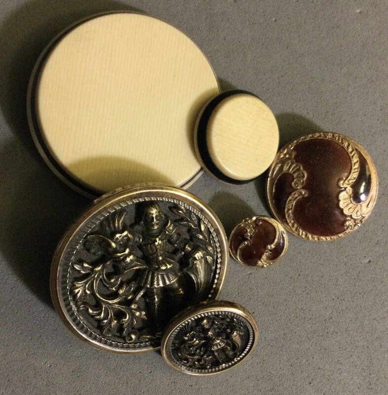 THREE PAIRS OF MOTHER/DAUGHTER BUTTONS
