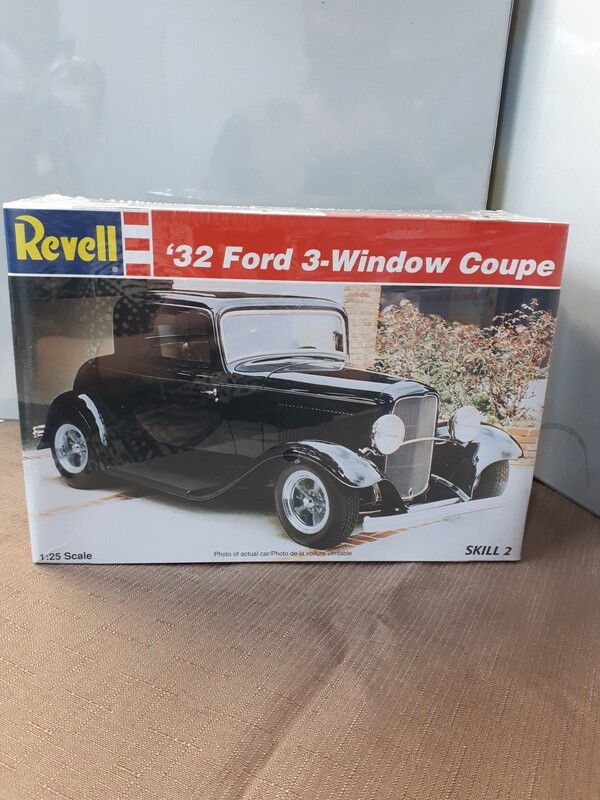 32 FORD 3 WINDOW COUPE MODEL KIT, 85-7605
