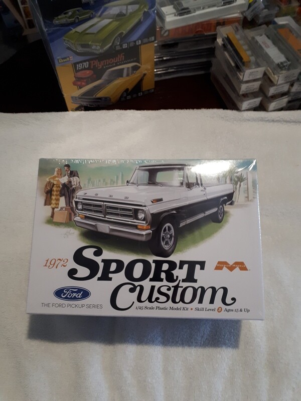 1972 FORD SPORT CUSTOM PICKUP MODEL KIT, MOEBIUS 1220