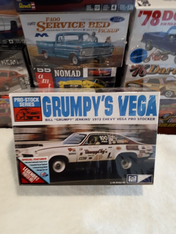 72 GRUMPY'S VEGA MODEL KIT, MPC877