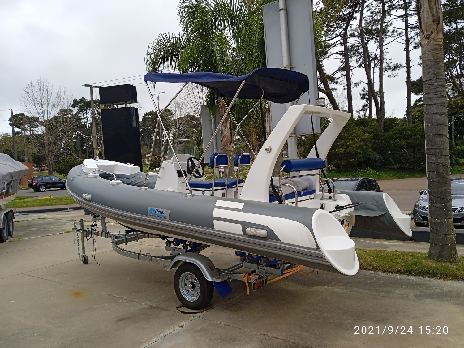 GOMON HELEN MODELO HLB520