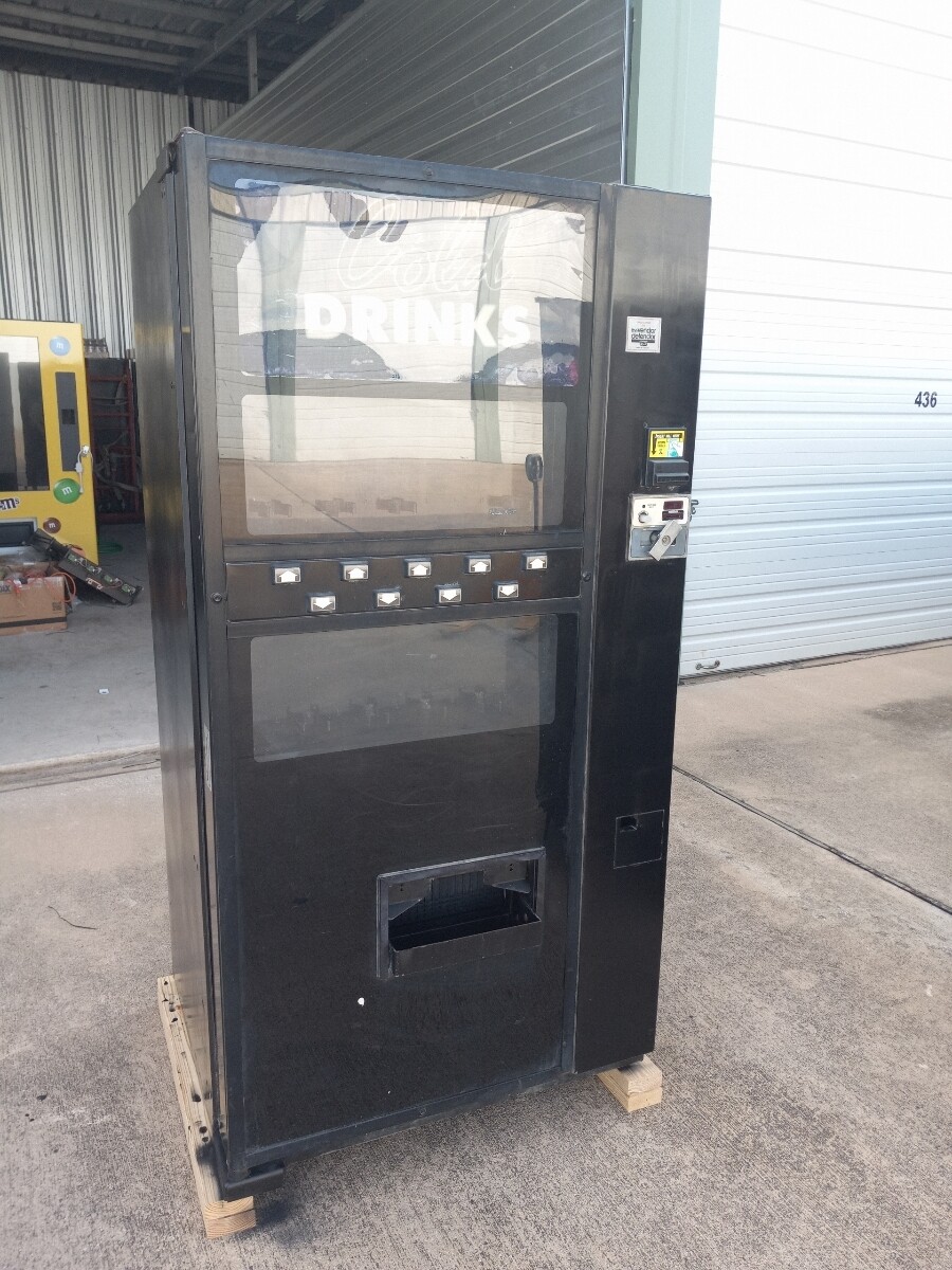 Dixie Narco 501e Live Display Front