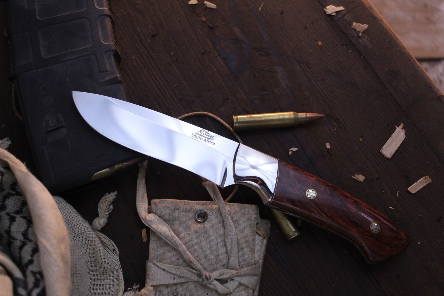 Magnus Stone Medium 4” Fixed Blade Hunter / Camel Thorn / Polished N690