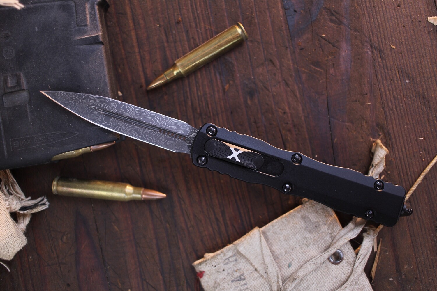 Microtech Signature Series Dirac 2.92" OTF Auto / Black Aluminum & Ringed Hardware / Herring ...