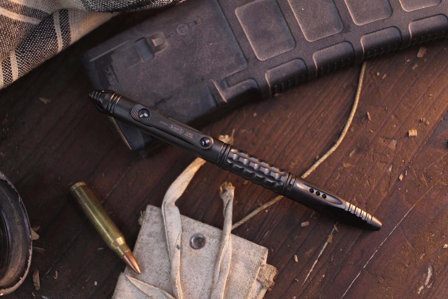 Microtech Kyroh Bolt-Action Pen / Black DLC Titanium