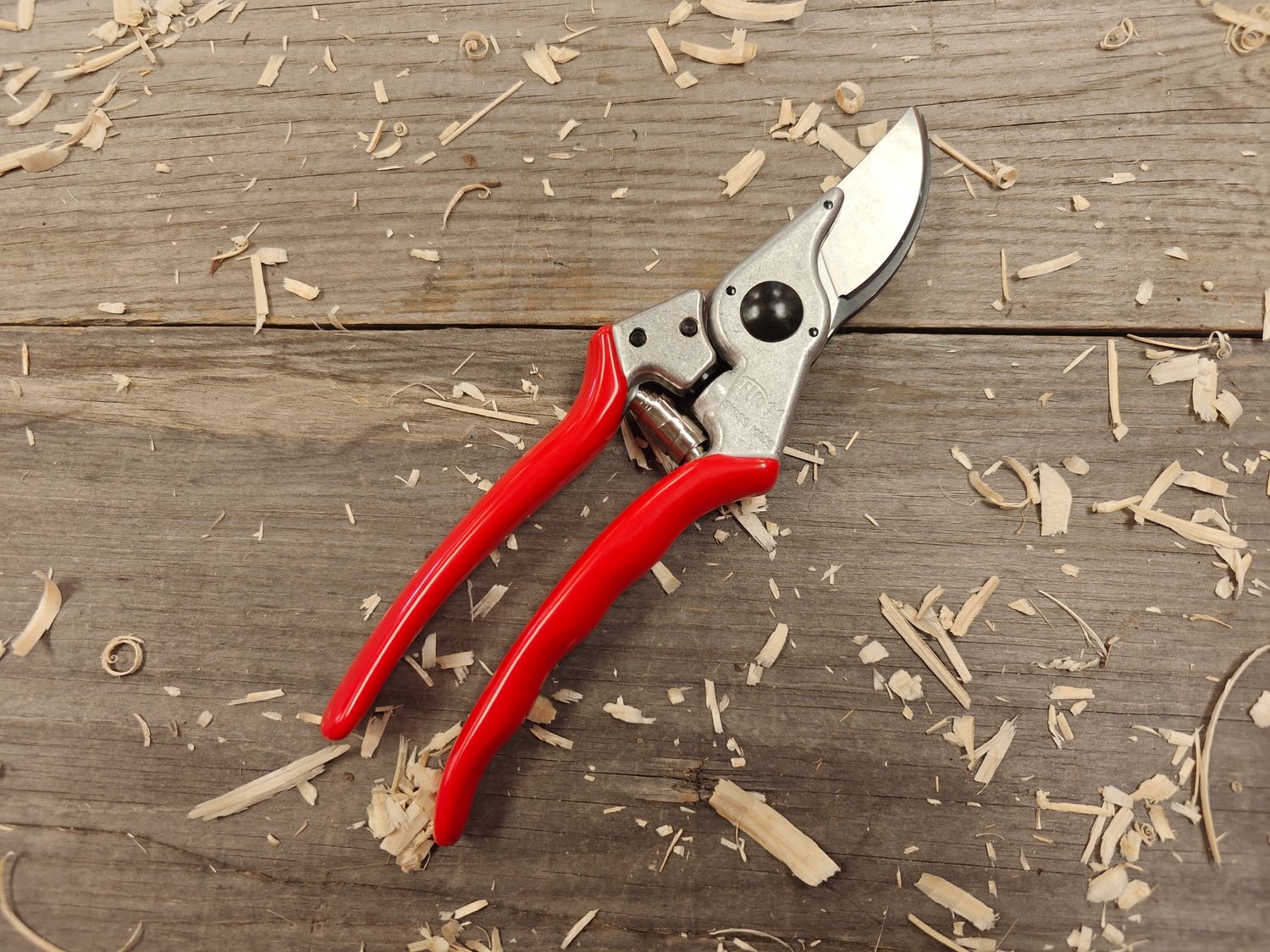 Felco 11 One-Handed Pruning Shear - Classic, New Generation