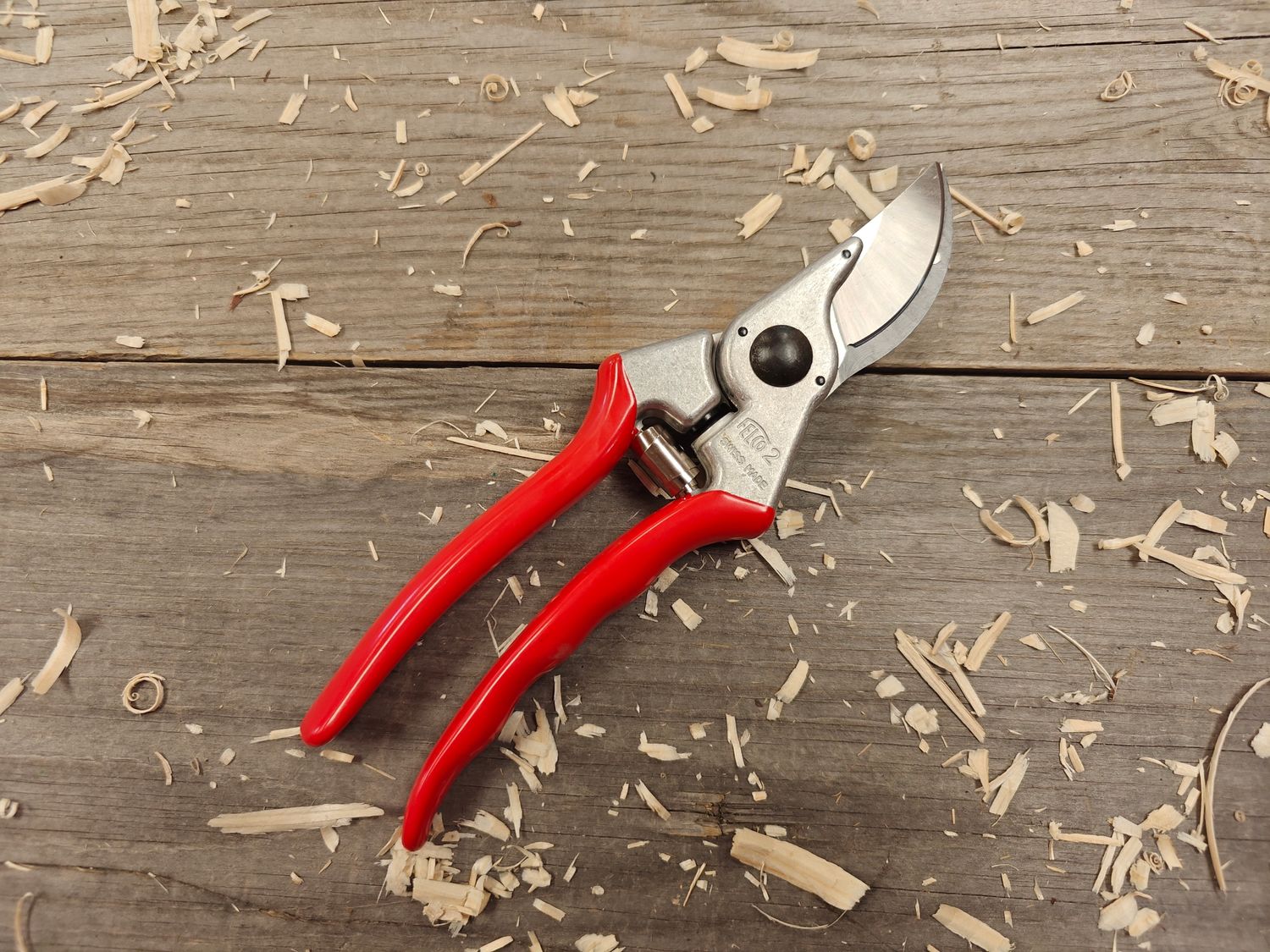 Felco 2 One-Handed Pruning Shear - Classic Model