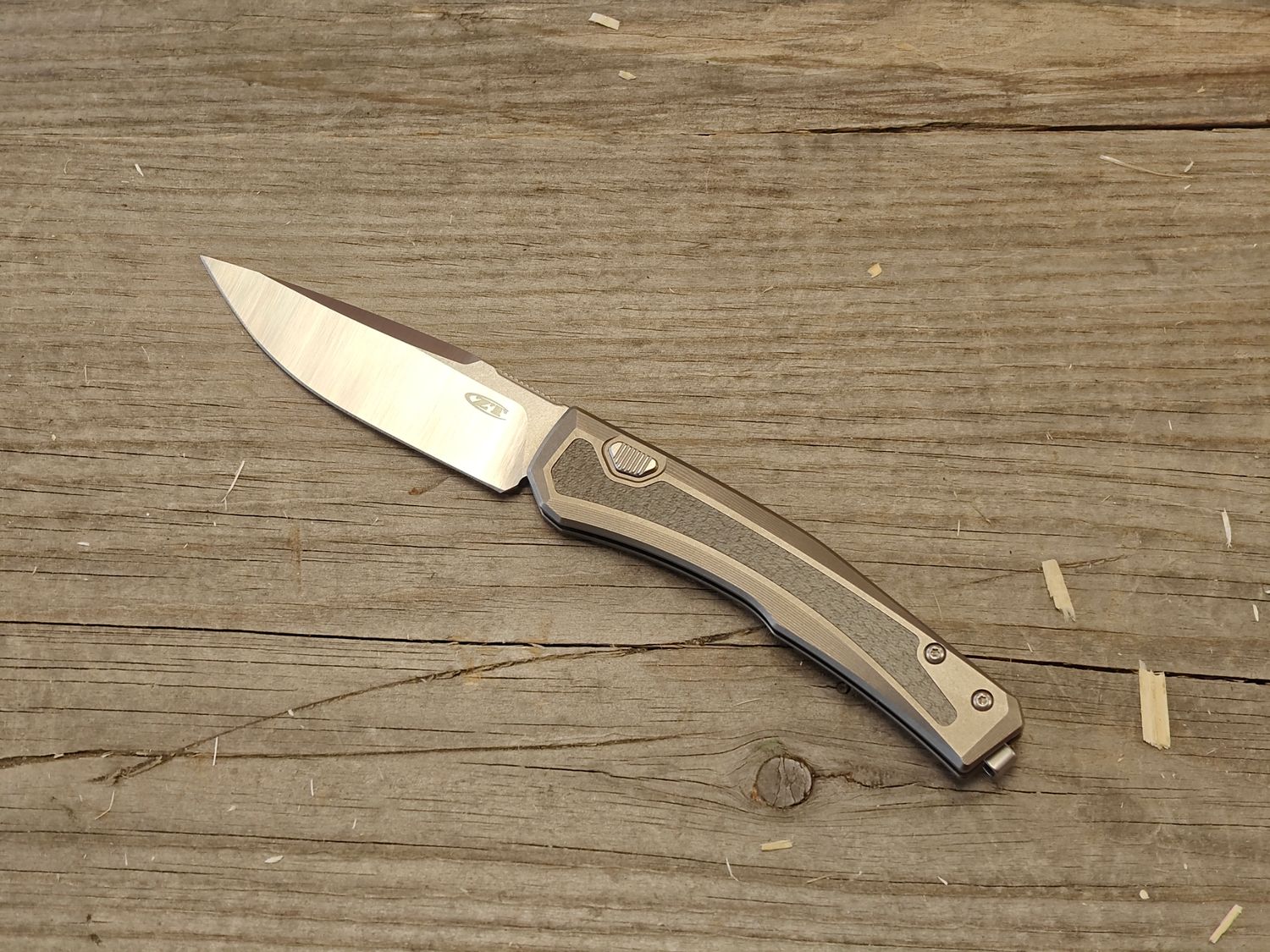 Zero Tolerance 0556 Auto / Satin Magnacut / Titanium