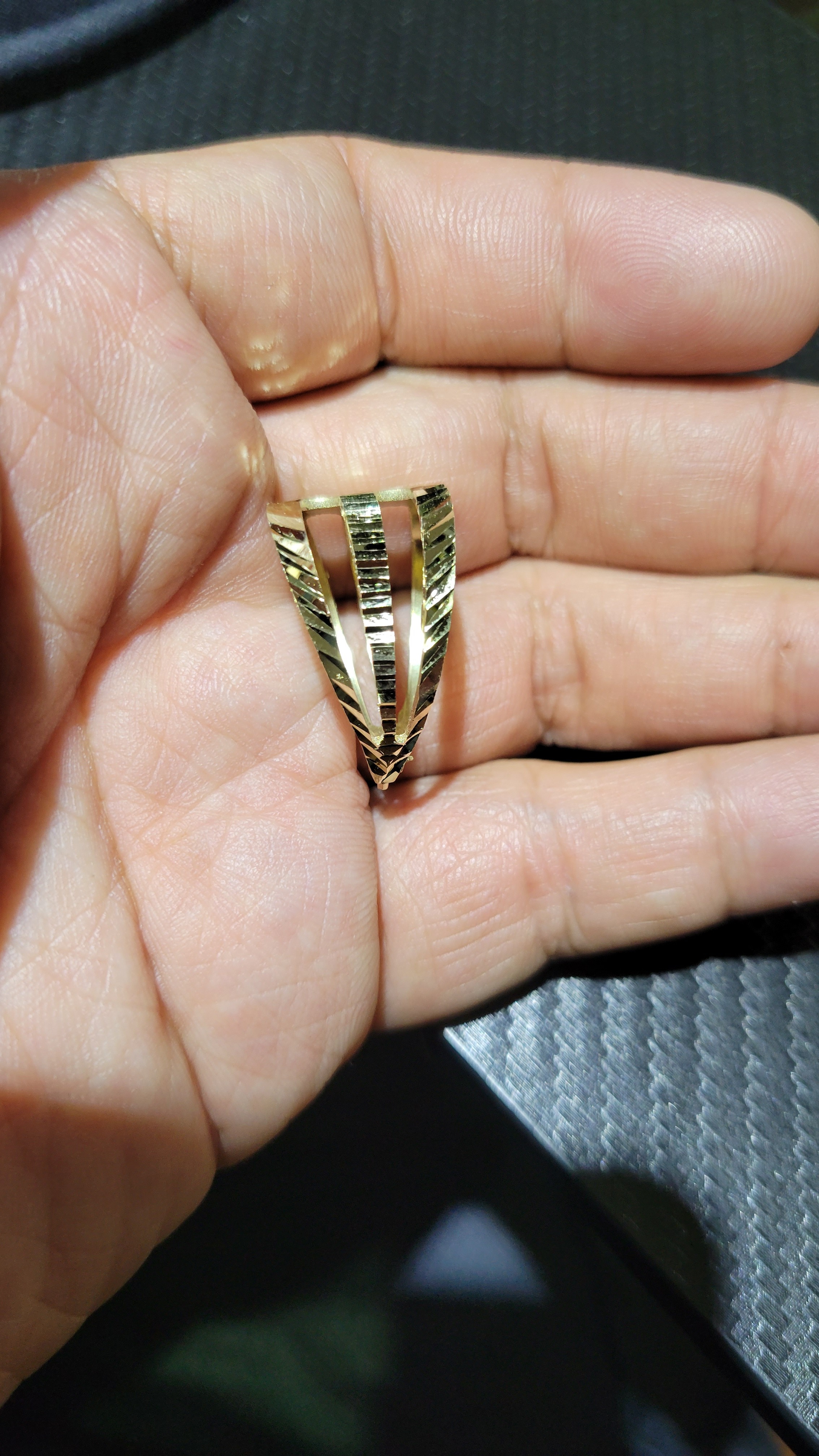 14K DIAMOND CUT BAILS