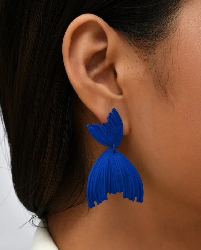 Fish tail drop earrings