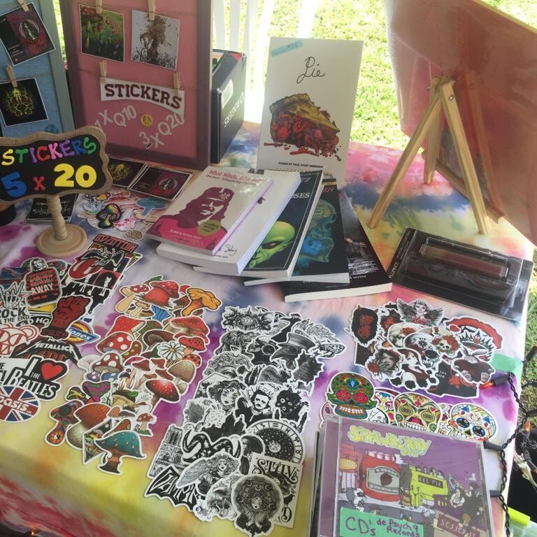 Libros, stickers y más