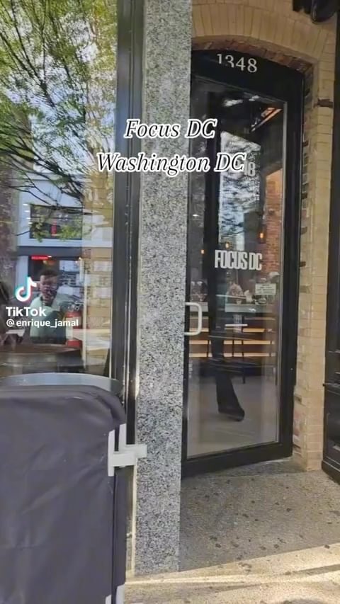 Focus-Rooftop bar & two floors of spacious indoor lounge.