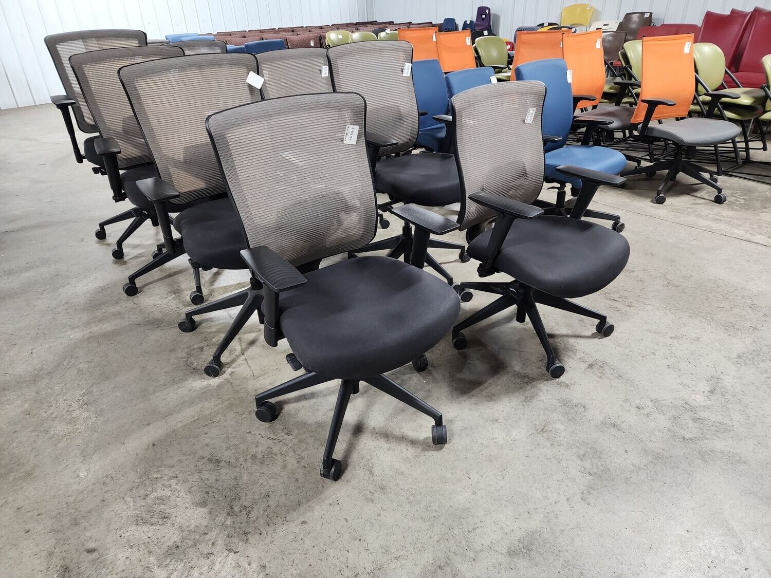 Gray Mesh Back Task Chair W/Arms