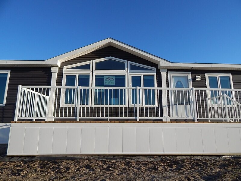 Rapid Wall Mobile Home Vinyl Skirting Top front rail