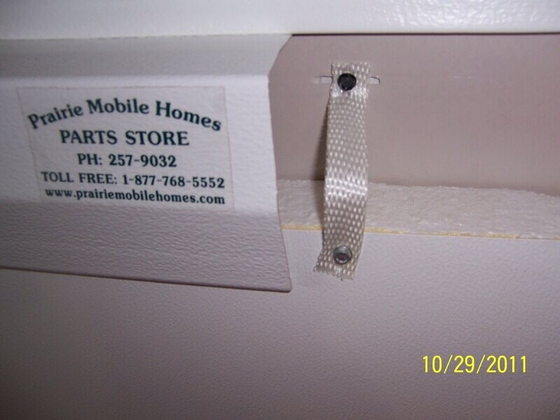 Rapid Wall Mobile Home Vinyl Skirting Top front rail