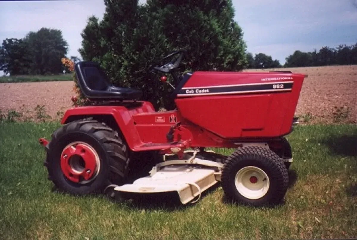 Cub Cadet 982