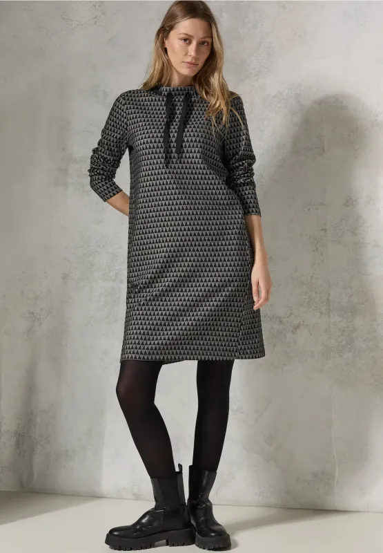Cecil 3D Optic Jacquard Triangle