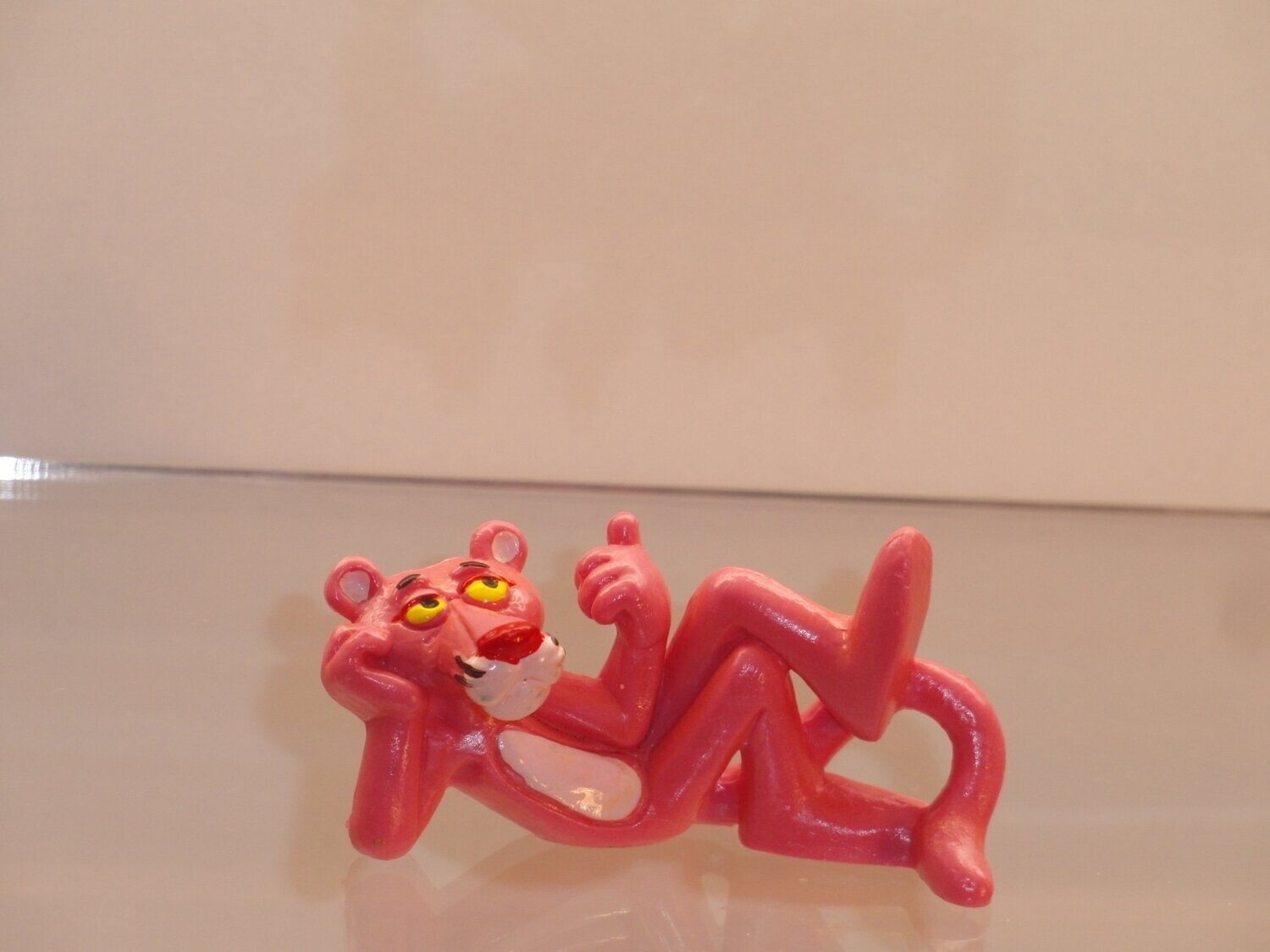 Paulchen Panther: Bully 1983. Paulchen liegend