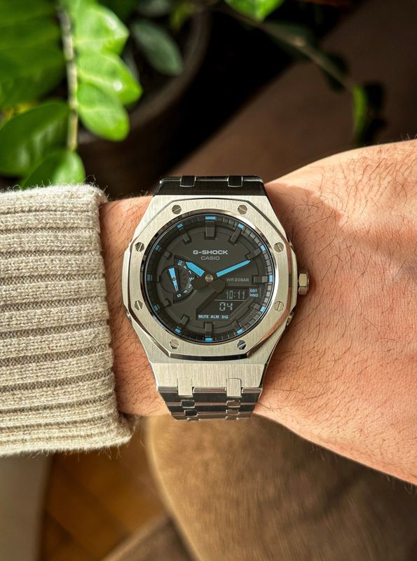 G-SHOCK CasiOak Full Silver - with black and blue watch dial