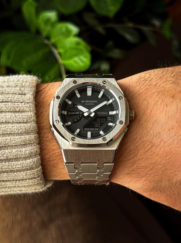 G-SHOCK CasiOak Full Silver-with black and white watch dial