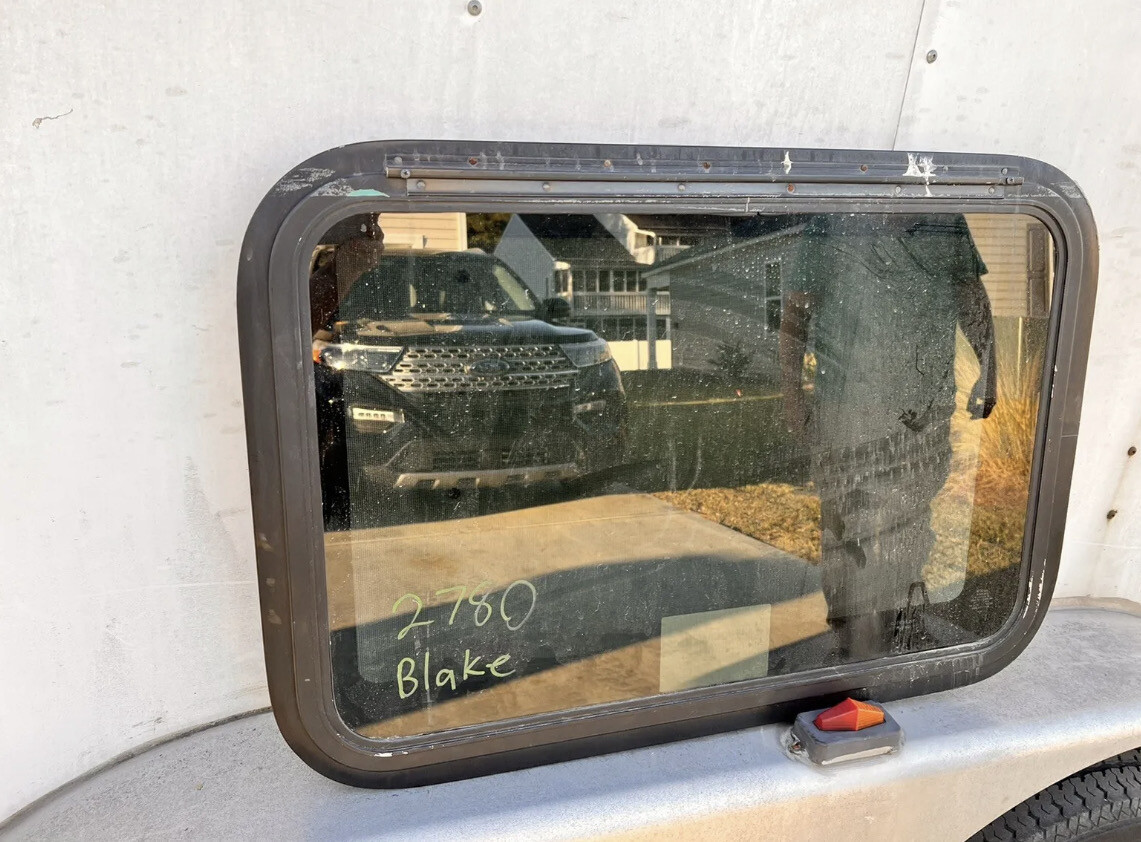 Rv emergency exit window 30”x20 Rv emergency exit window 30”x20