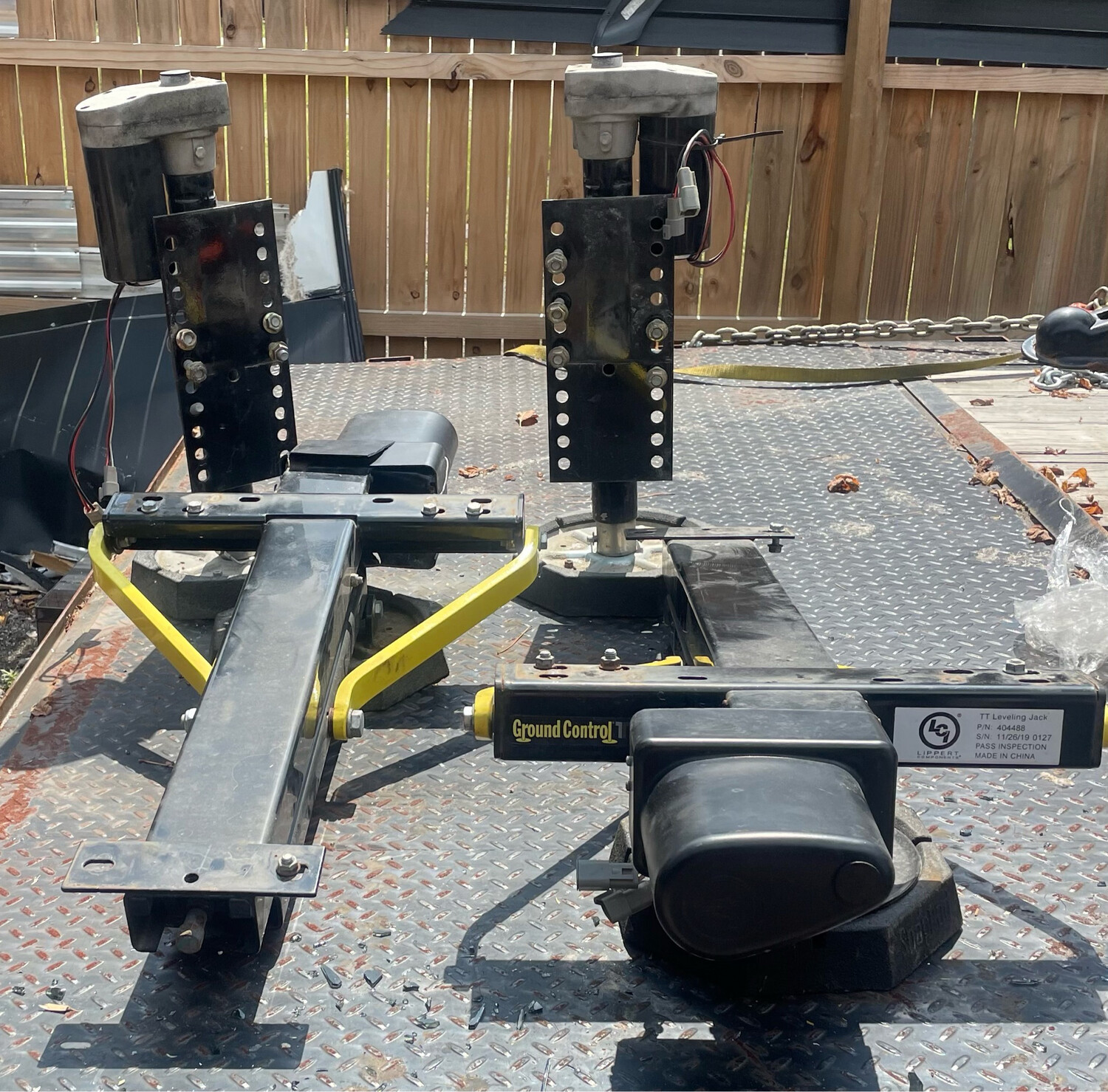 Lippert Components Leveling System; Ground Control; Travel Trailer Kit