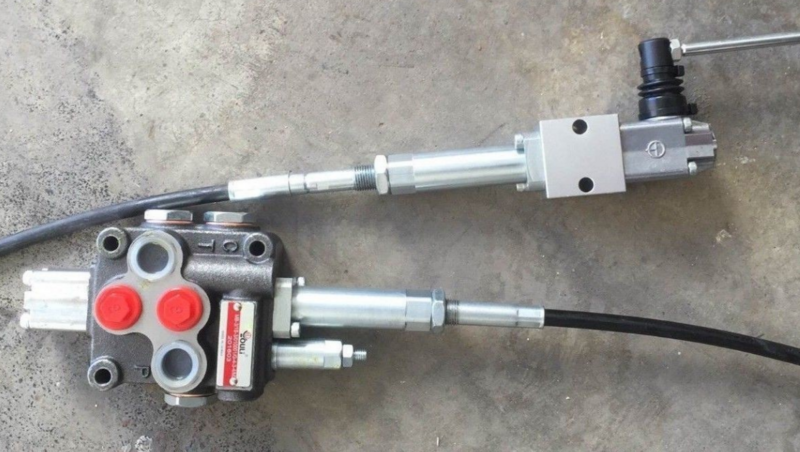 Remote Cable Operated 1 Spool Hydraulic Flow Control Valve.