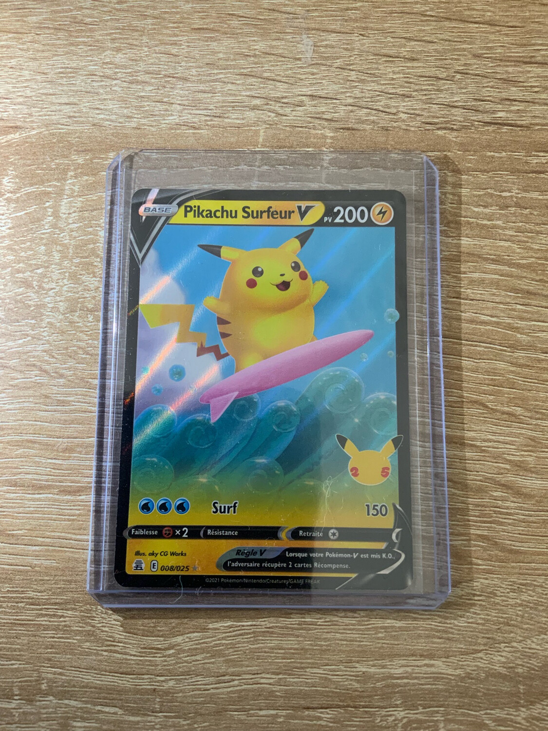 Pikachu surfeur V
