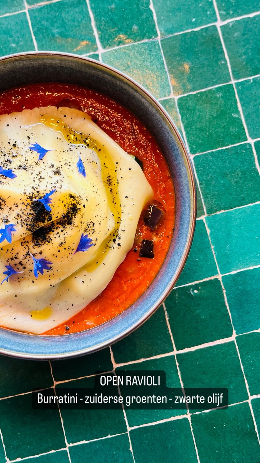 OPEN RAVIOLI Burratini - zuiderse groenten - zwarte olijf