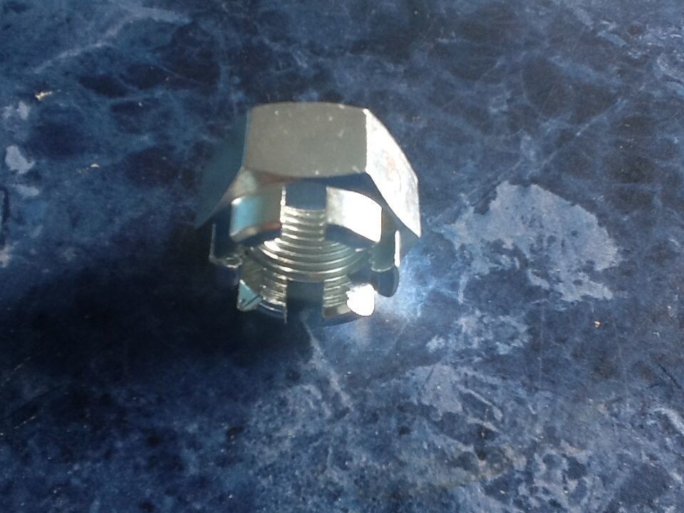 M18 x 1.50 pitch rear axle castle nut zinc plated Kawasaki Z1 Z 900 KZ ...
