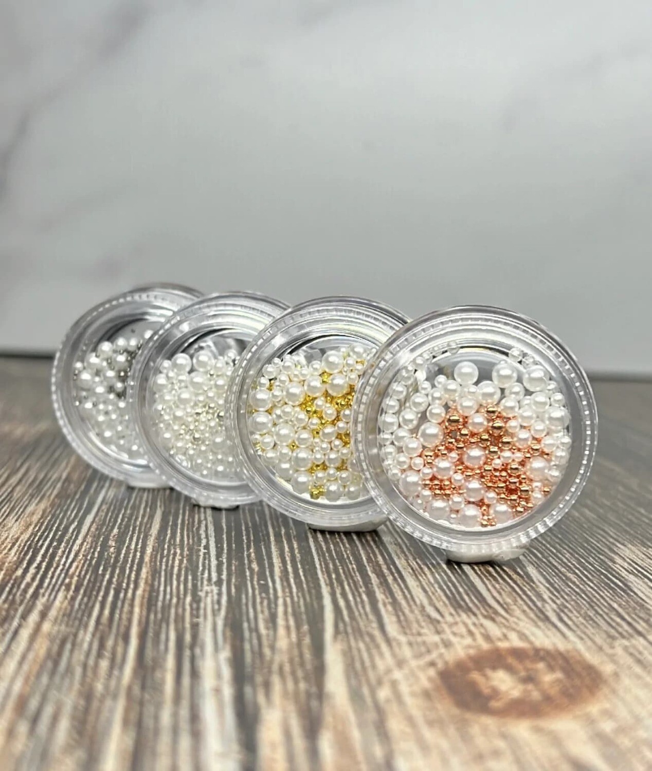 Set of pellets and beads 4 colors