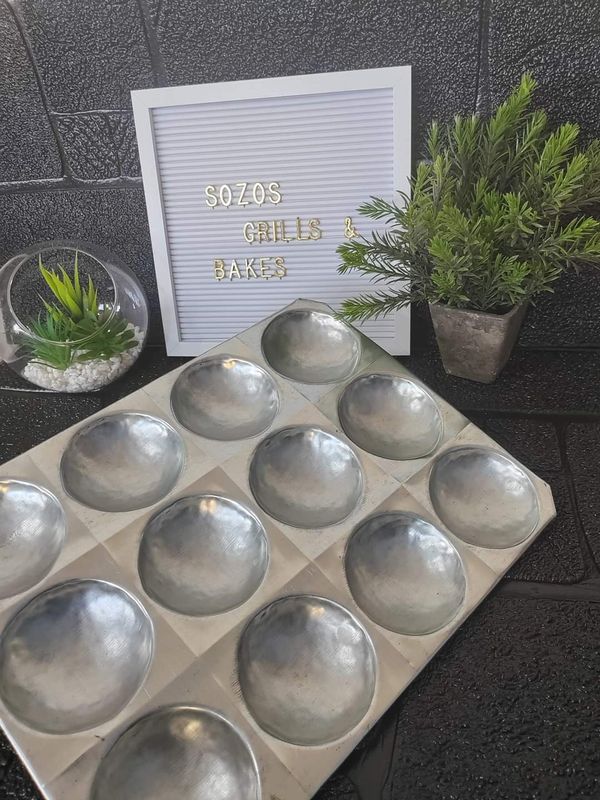 12 holes snowball pan