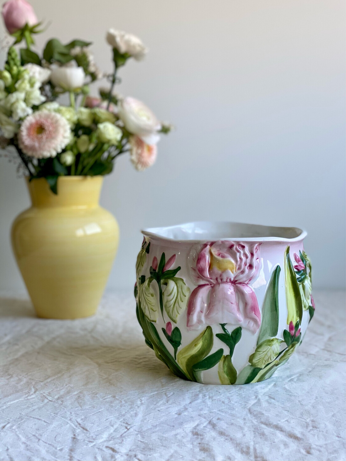 Cache pot en barbotine grand modèle - Iris