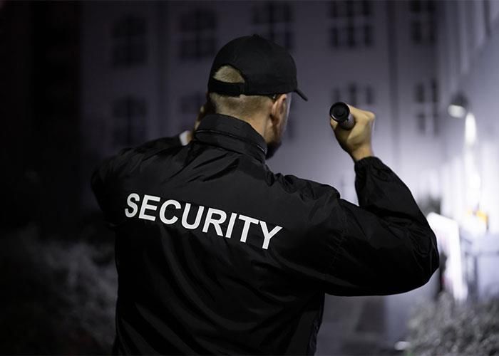 ABBIGLIAMENTO GUARDIE GIURATE SECURITY VIGILANZA