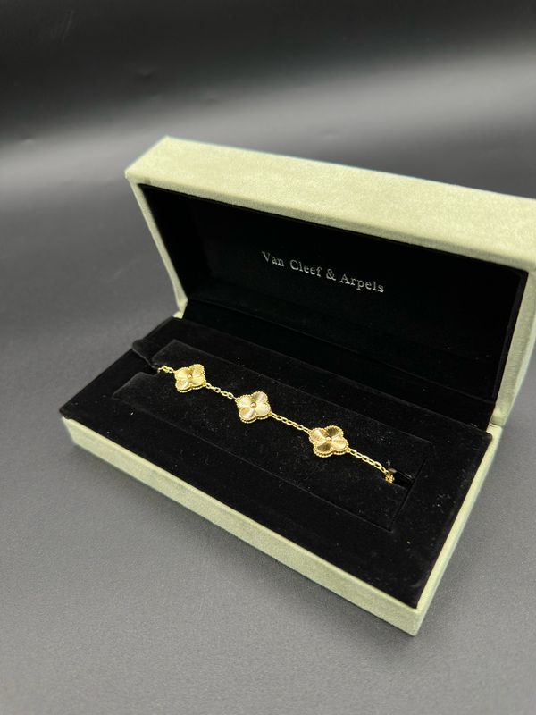 Pulsera Trébol Full Dorado Estilo Van Cleef en Plata 925 con Baño de ...
