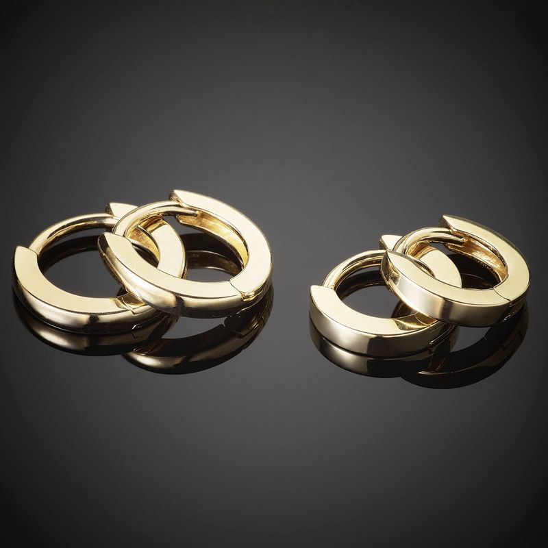 The ‘perfect’ gold hinged hoops