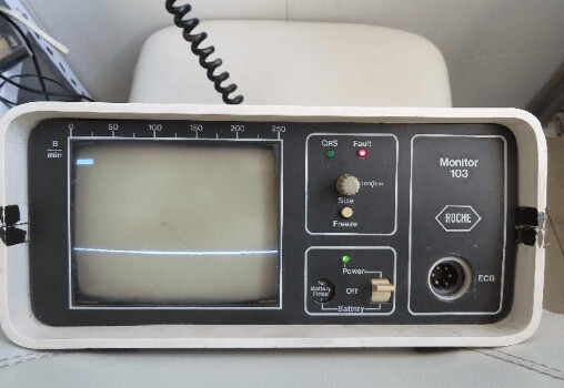Monitor constantes vitales años 60.