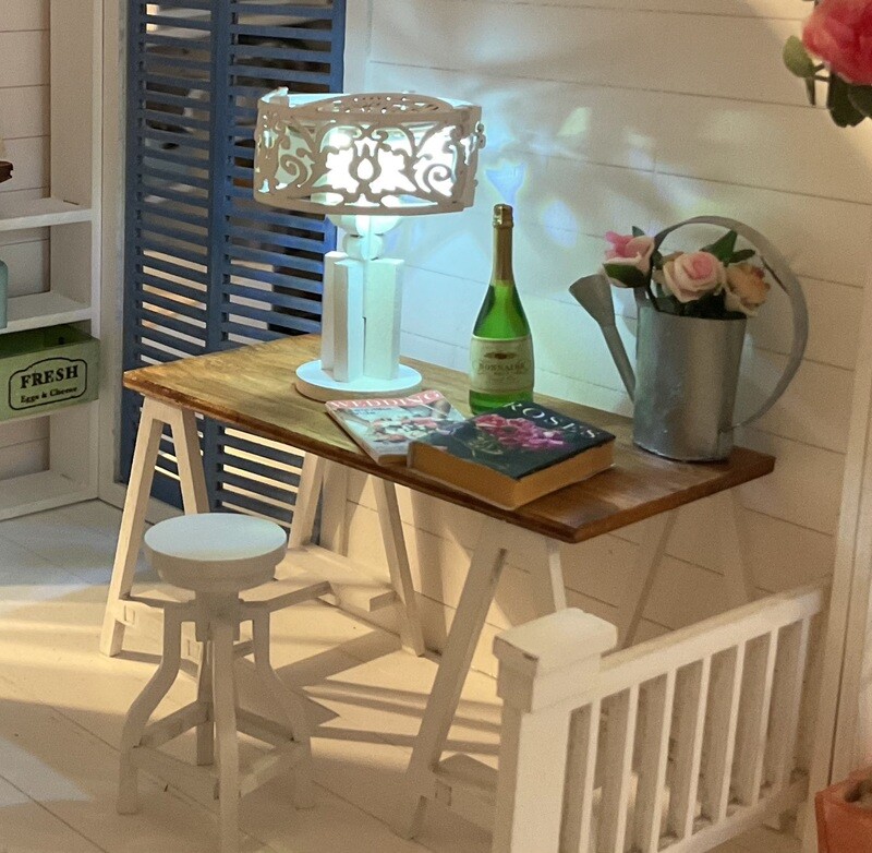 Filigree Dollhouse Lamp, functioning LED included 1/12 scale Kit